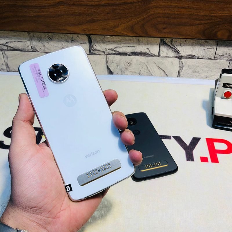 Motorola Moto Z4 | 4GB Ram | 128GB Storage | 6.4 inches Display | 48MP ...